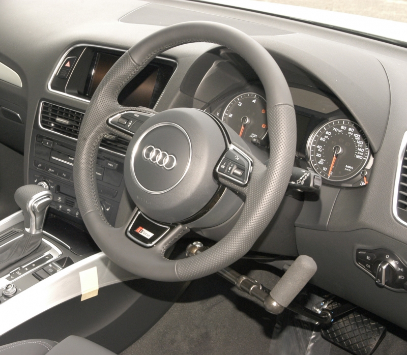 Audi Q5 2008-2016 | Disabled Driving Aids